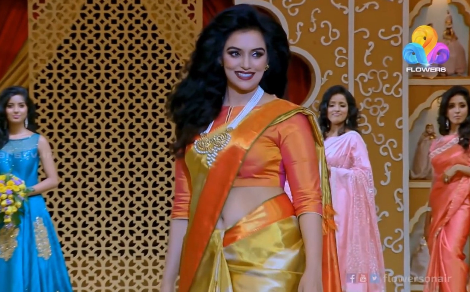 actress rare collections: Swetha Menon latest Navel Show in Saree actress rare collections: Swetha Menon latest Navel Show in Saree
