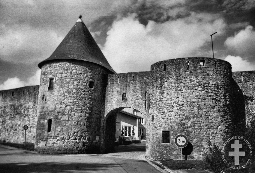 PATRIMOINE DE LORRAINE: RODEMACK (57) - Remparts médiévaux