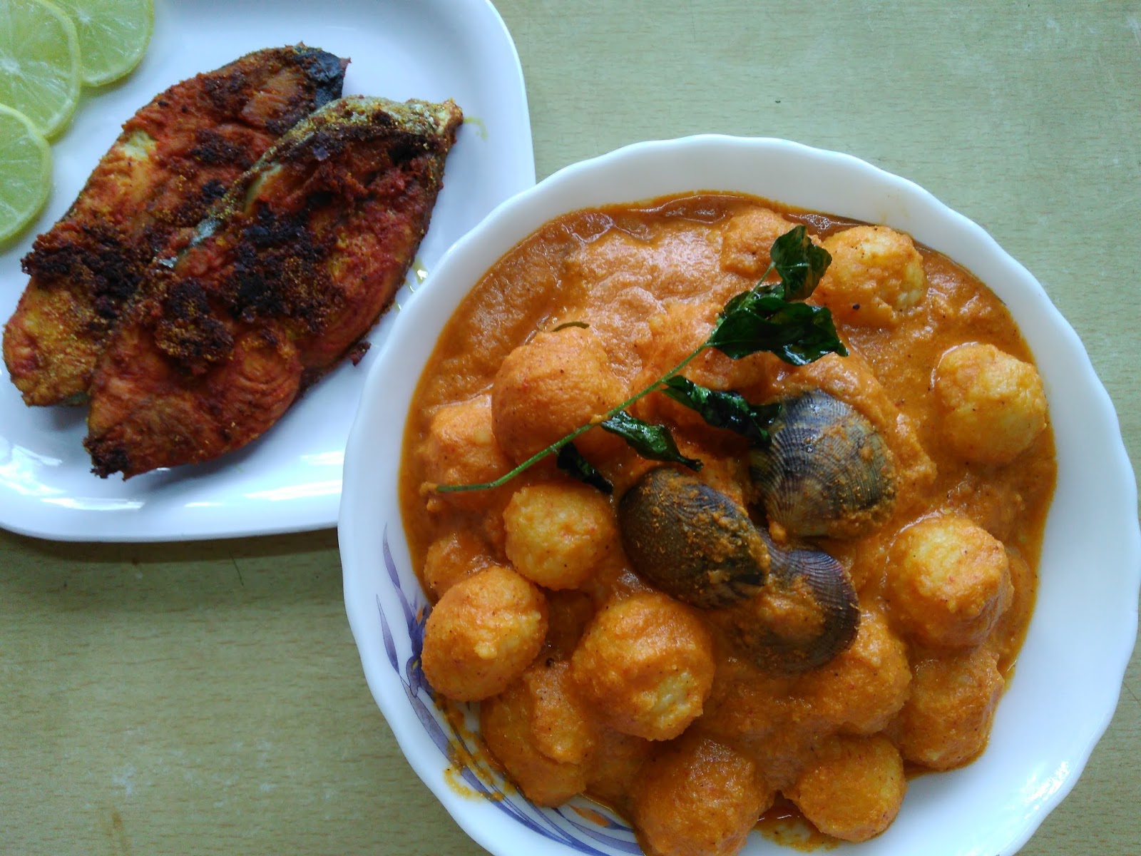 CLAMS/MARWAI AND MINI RICE DUMPLINGS IN SPICY MANGALOREAN GRAVY ...