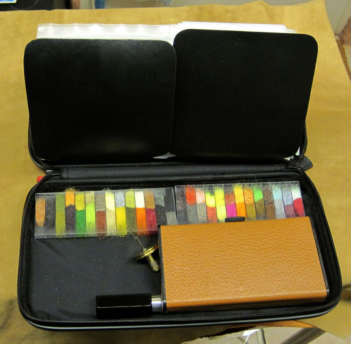 Onlyflytying: Basic Flytying Travel Kit