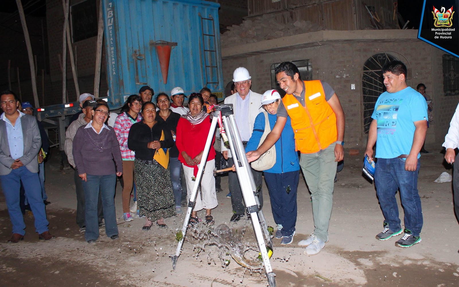 PORTAL INFORMATIVO: BETO BARBA INAUGURÓ OBRA DE AGUA Y ALCANTARILLADO ...