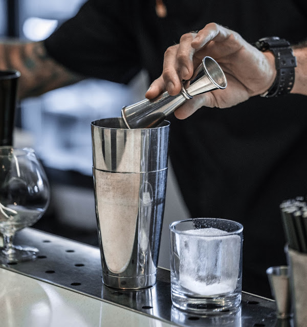 La Coctelera ("Shaker"). Nuestra compañera inseparable.