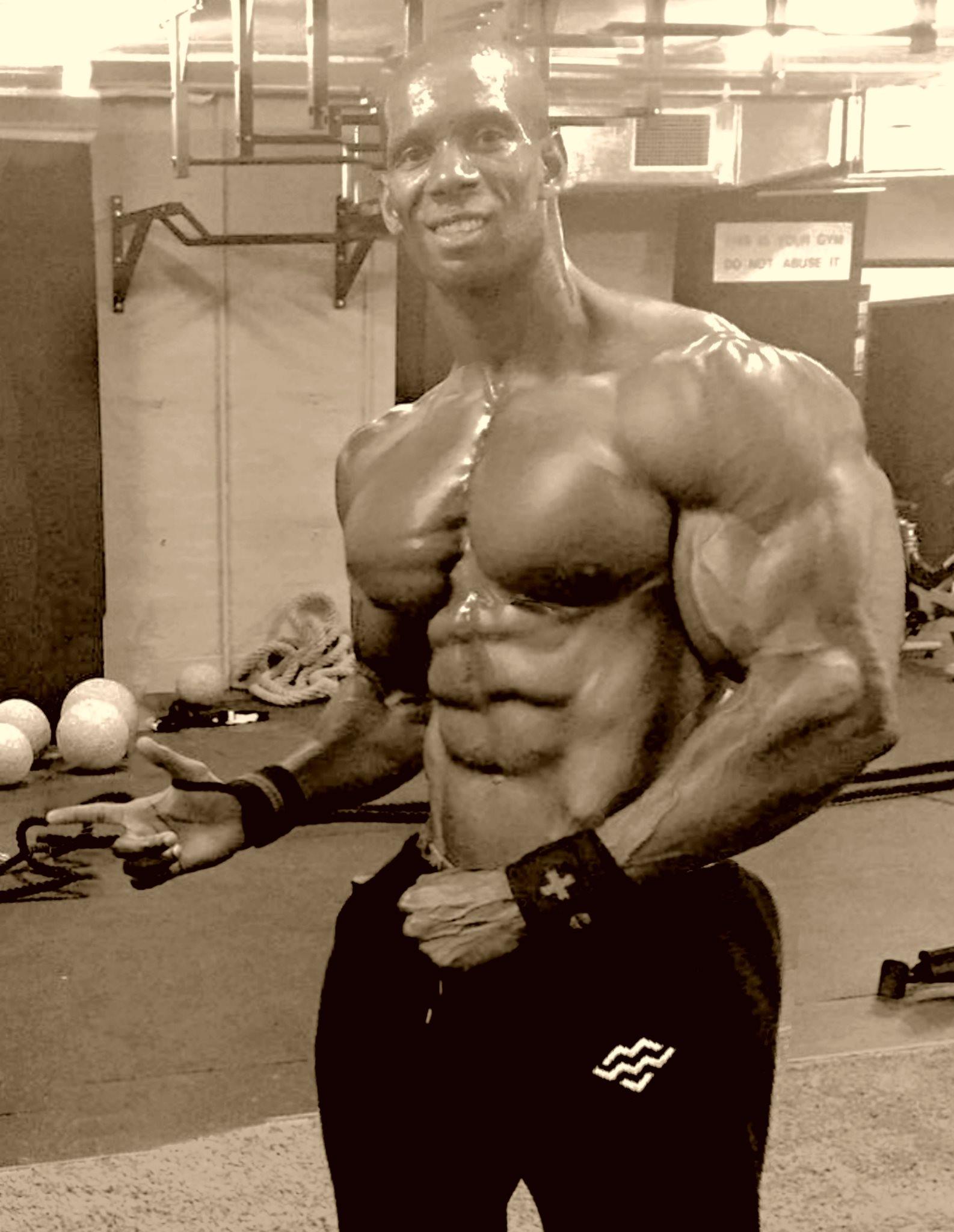 world bodybuilders pictures: colombian bodybuilder Johnny Martinez ...