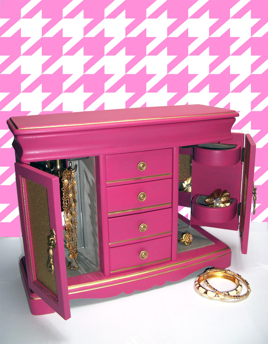 Lindsay Whipple Now: Hot Pink Jewelry Box with Carousel