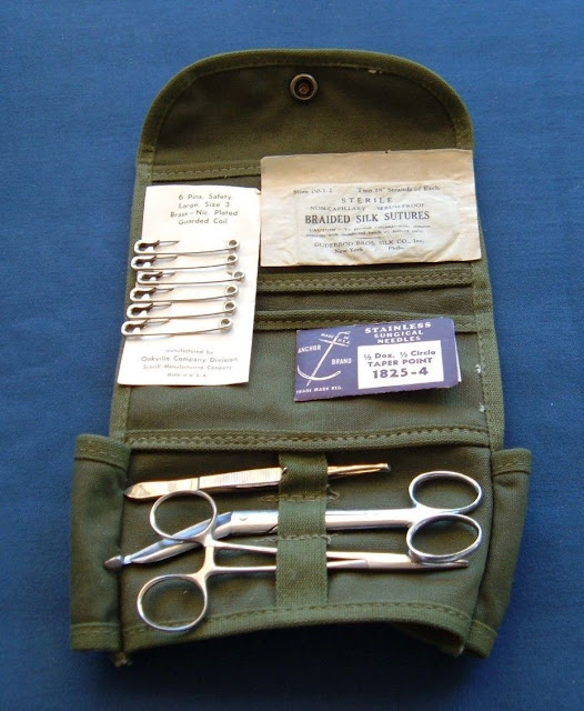 Marines In Forest Green: WWII Corpsman Navy MD USN Case, Pins, Scissors ...