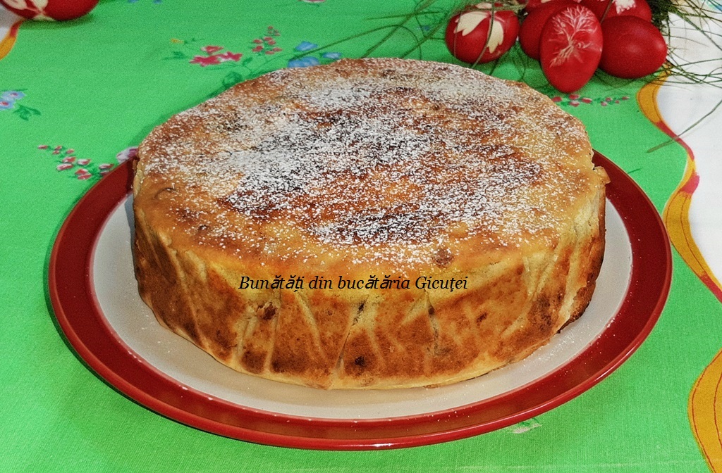 Prajitura/pasca cu blat gen pandispan - Bunătăți din bucătăria Gicuței