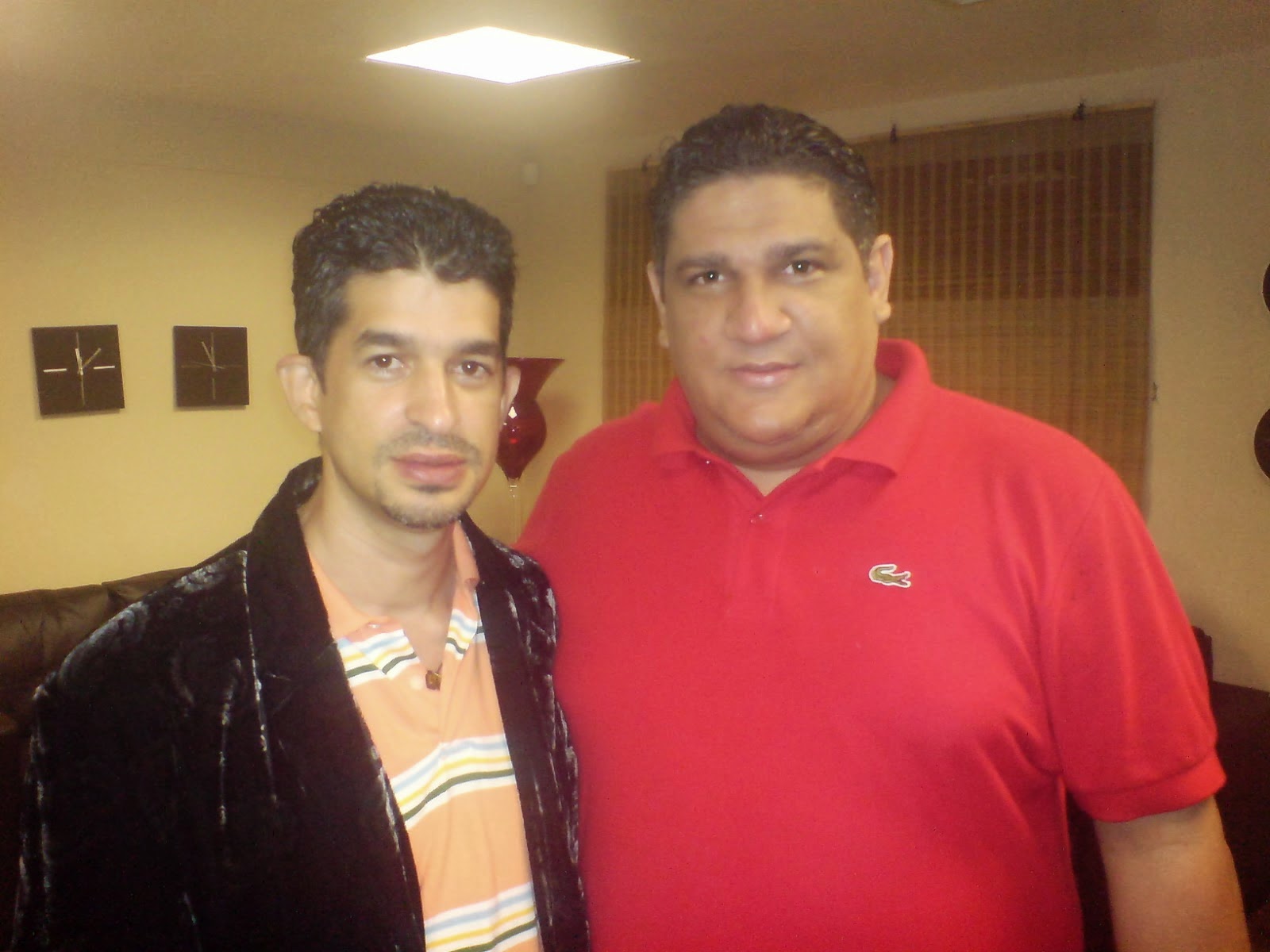 santiago30caballeros.com: TONY PARACHE Y SU NUEVO MERCEDES