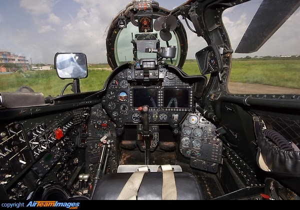 AIRPLANE SCALE MODELKIT: MIL Mi-35P Hind F