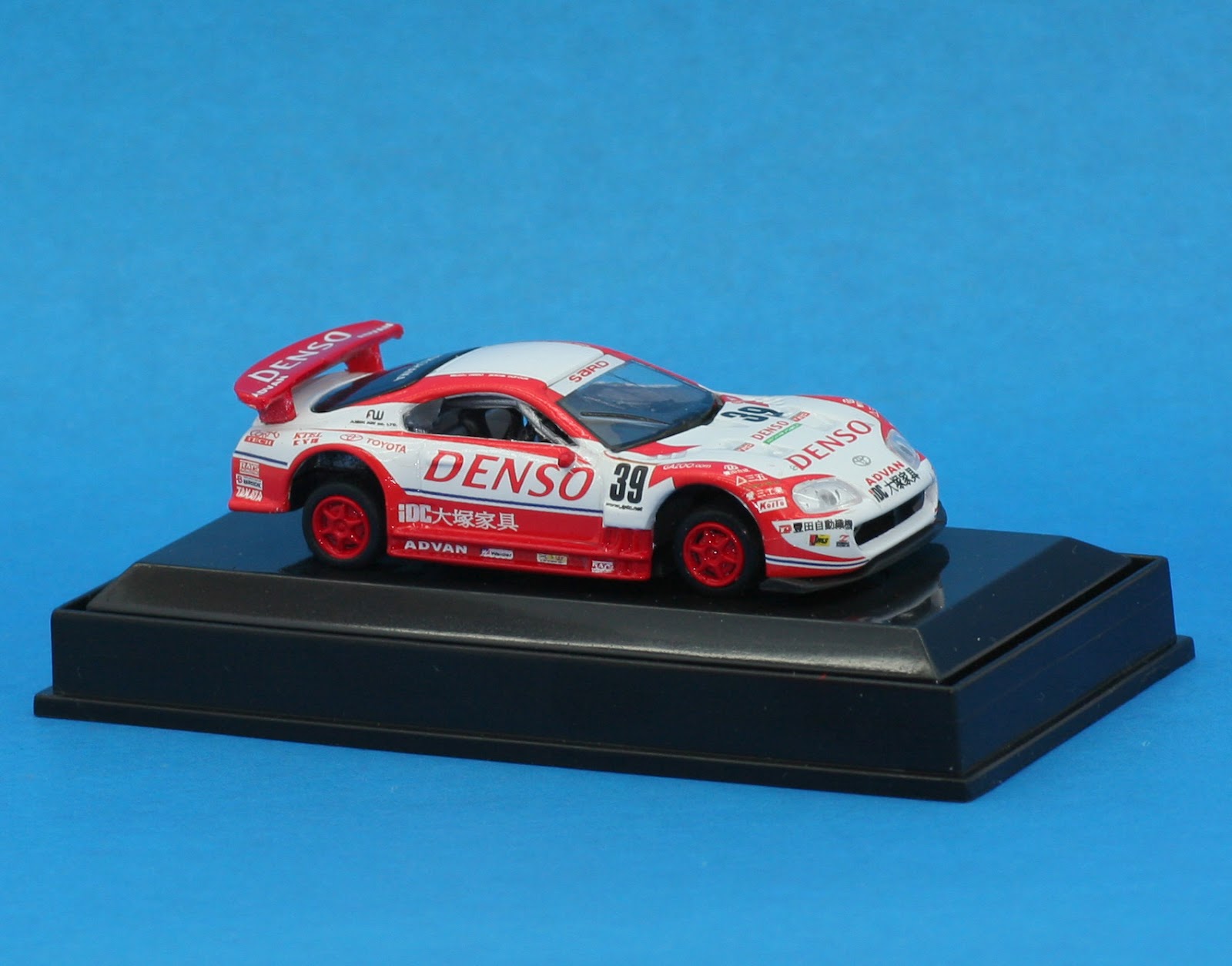 Incredible Mini Garage: Toyota Supra JGTC 2002 Denso GT 1/72 Saico