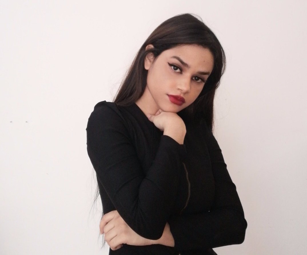 Reseña: Perfectos Mentirosos- Alex Mírez - Nadando entre un mar de libros