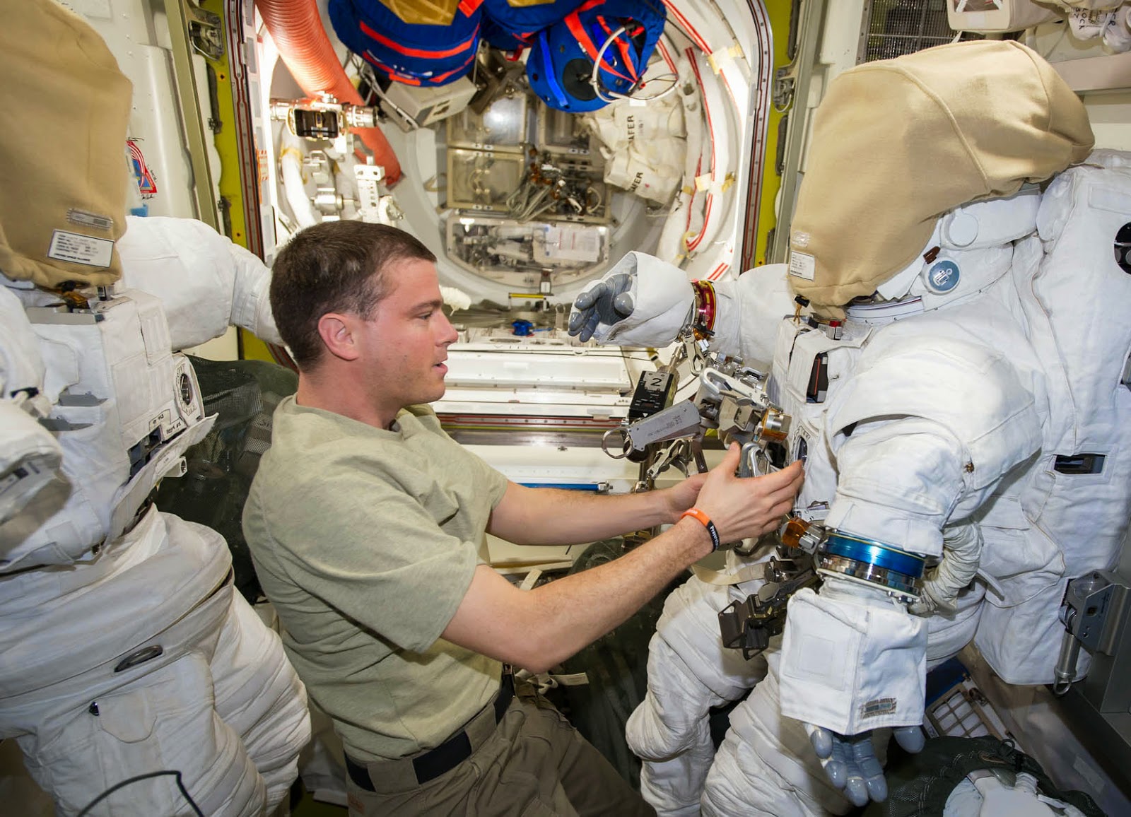 Suburban spaceman: ISS Astronauts continue preparations for Spacewalk (EVA)