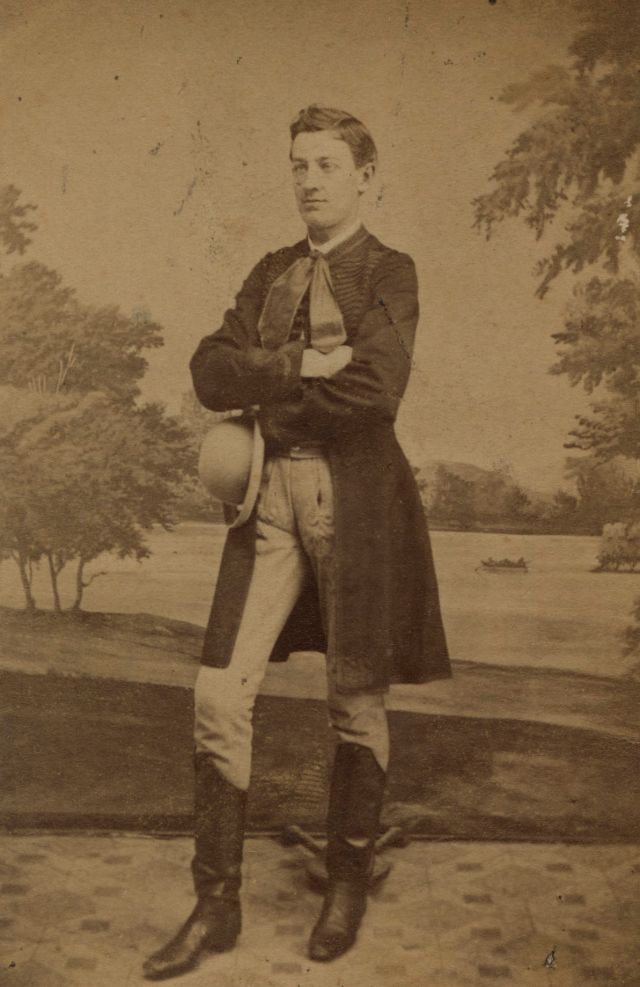 45 Amazing Photos Capture Victorian People Posing With Painted ...