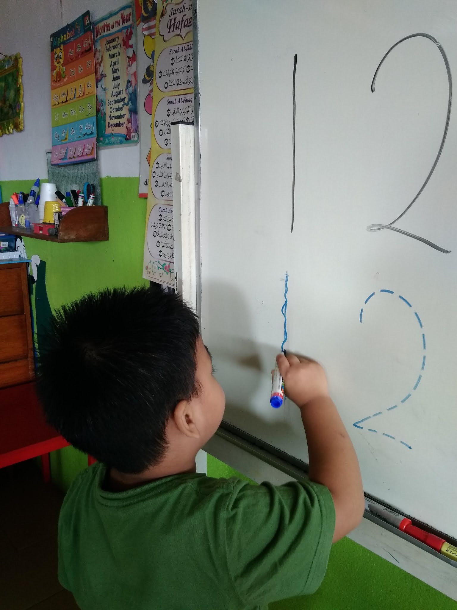 Taska Ummi Ida: Aktiviti 3 Tahun : Aktiviti Menyurih Nombor