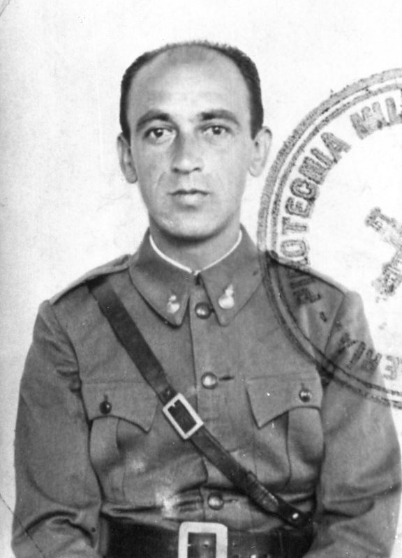 Historia, Memoria y Literatura: MILITARES LEALES DE 1936: CAPITÁN ...