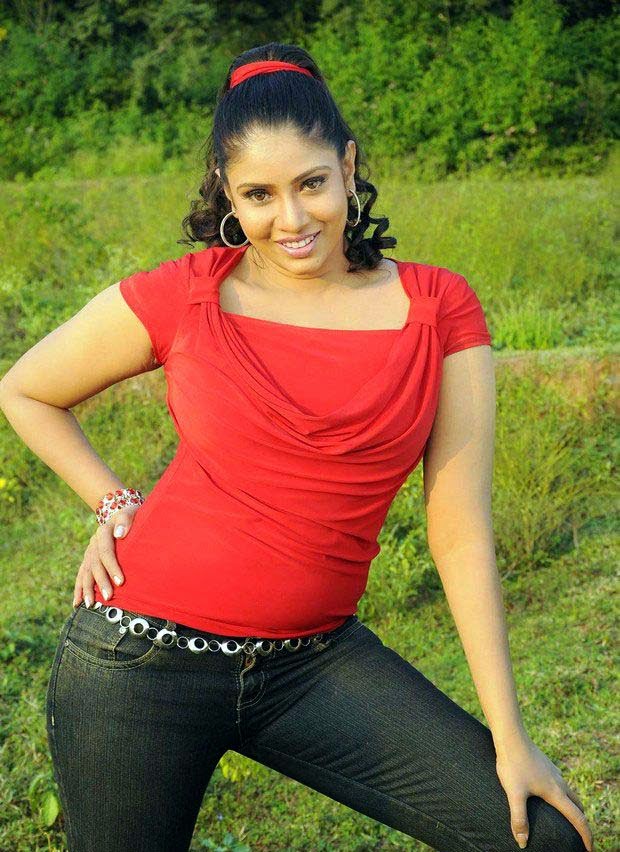 Mirchi Stills: Sanghavi photo gallery