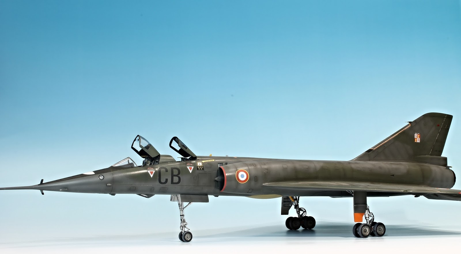 Istvan Michalko's scale models: Dassault Mirage IVP - Heller, 1/48