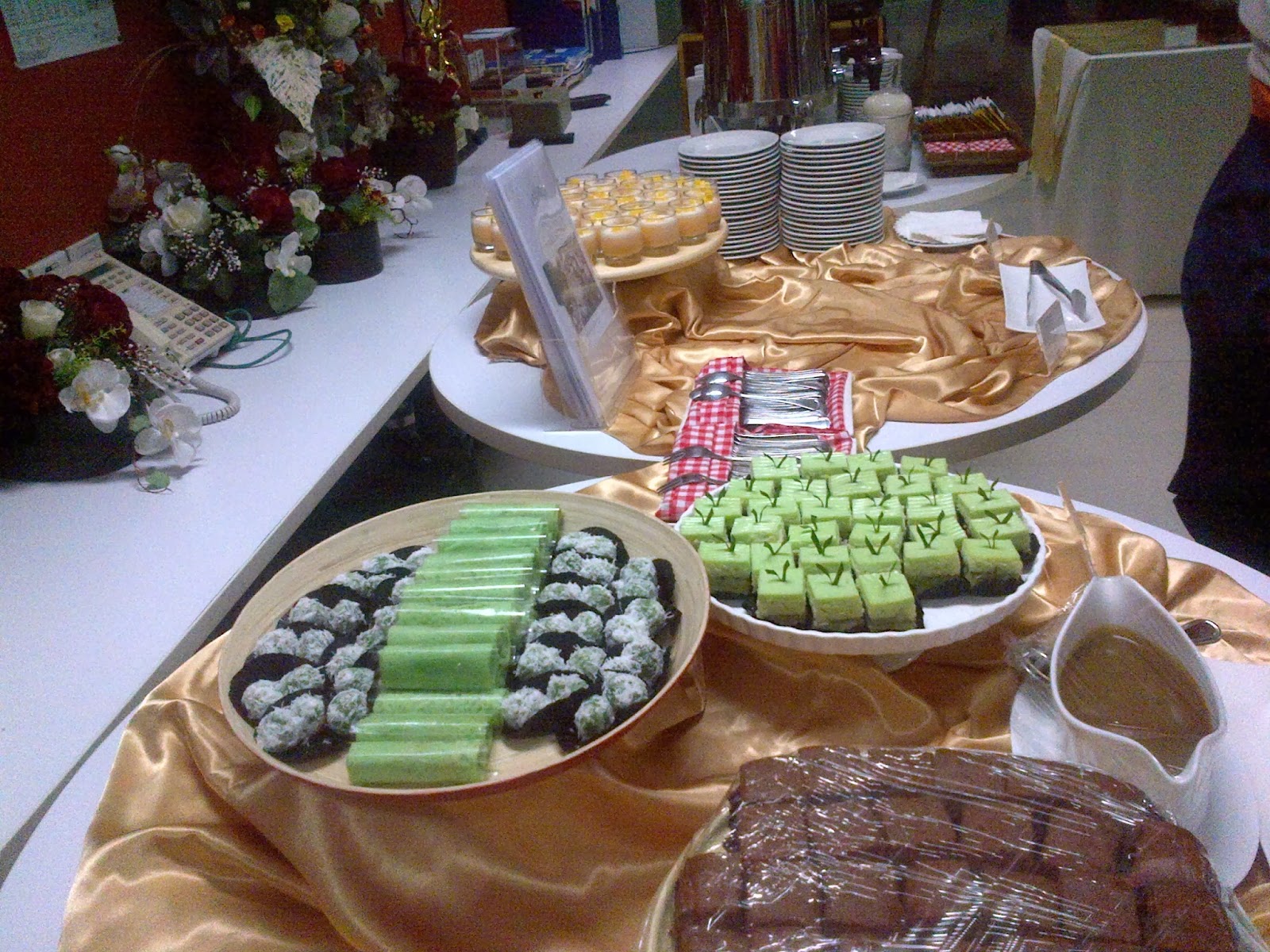 Menerima Pesanan Nasi box * Tumpeng * Snack Box * Buffet Prasmanan ...