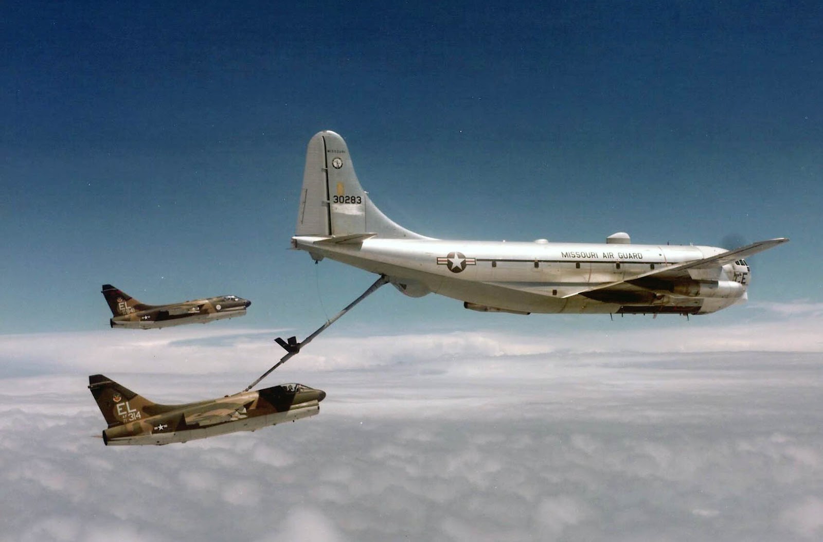 nhungdoicanh: Boeing C-97 Stratofreighter