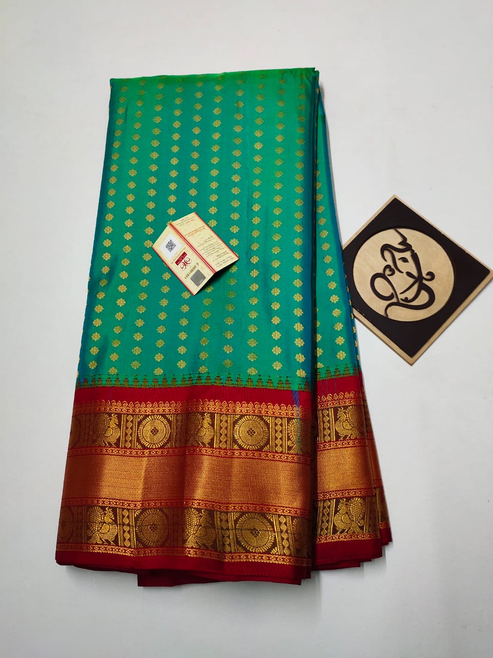 Gadwal pattu sarees with kanchi border