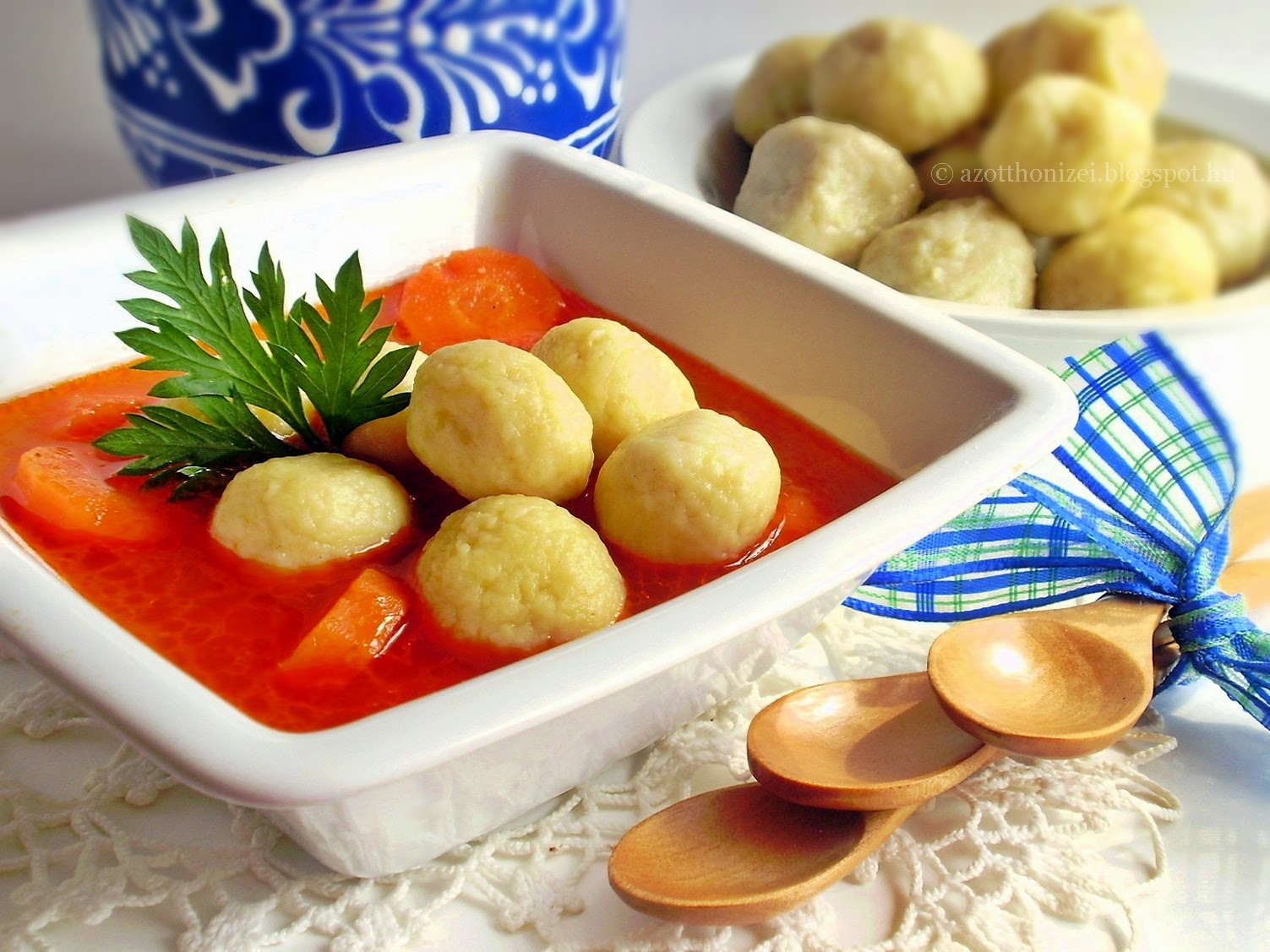 Az otthon ízei: Magyaros krumpligombóc leves