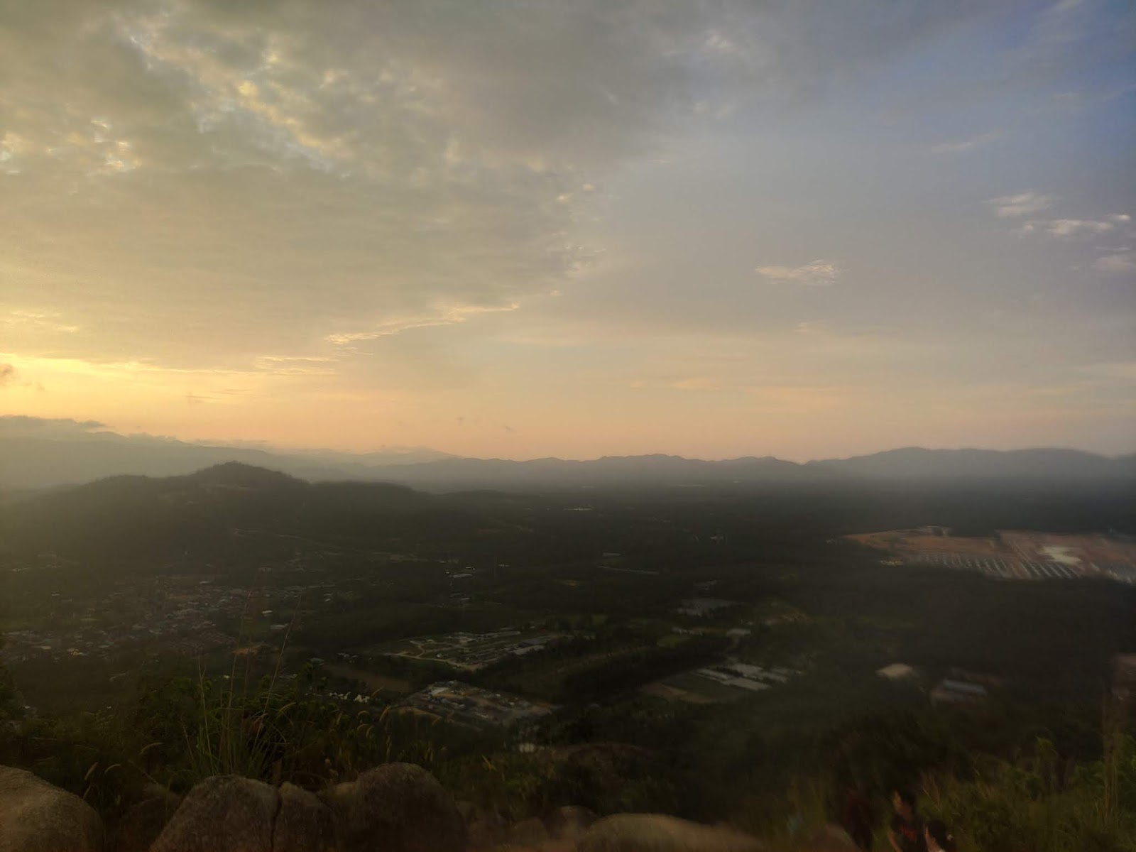 Hiking and Stuff: Gunung Tok Wan and Puncak 18 via Broga Hill