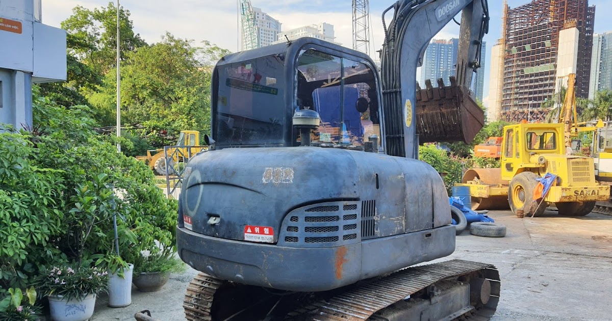 MÁY XÚC ĐÀO BÁNH XÍCH DOOSAN SL55 VS