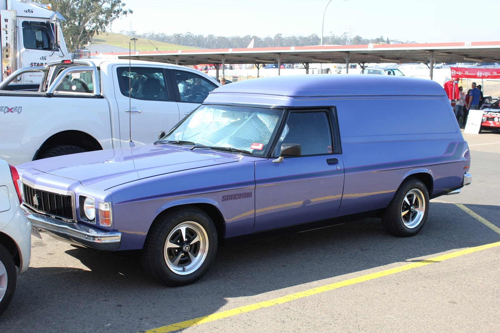 Aussie Old Parked Cars: 1976 Holden HX Sandman Van
