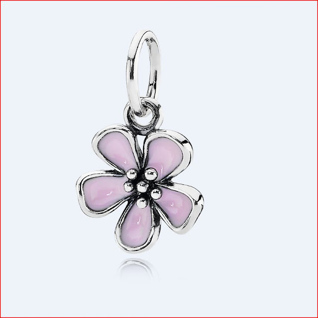 Pandora : la fleur de cerisier - DAME SKARLETTE