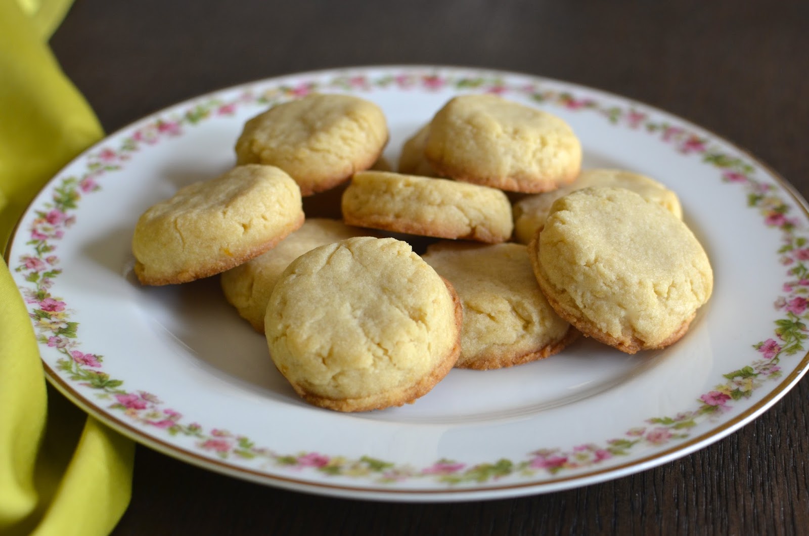 Playing with Flour: Lemon curd biscuits