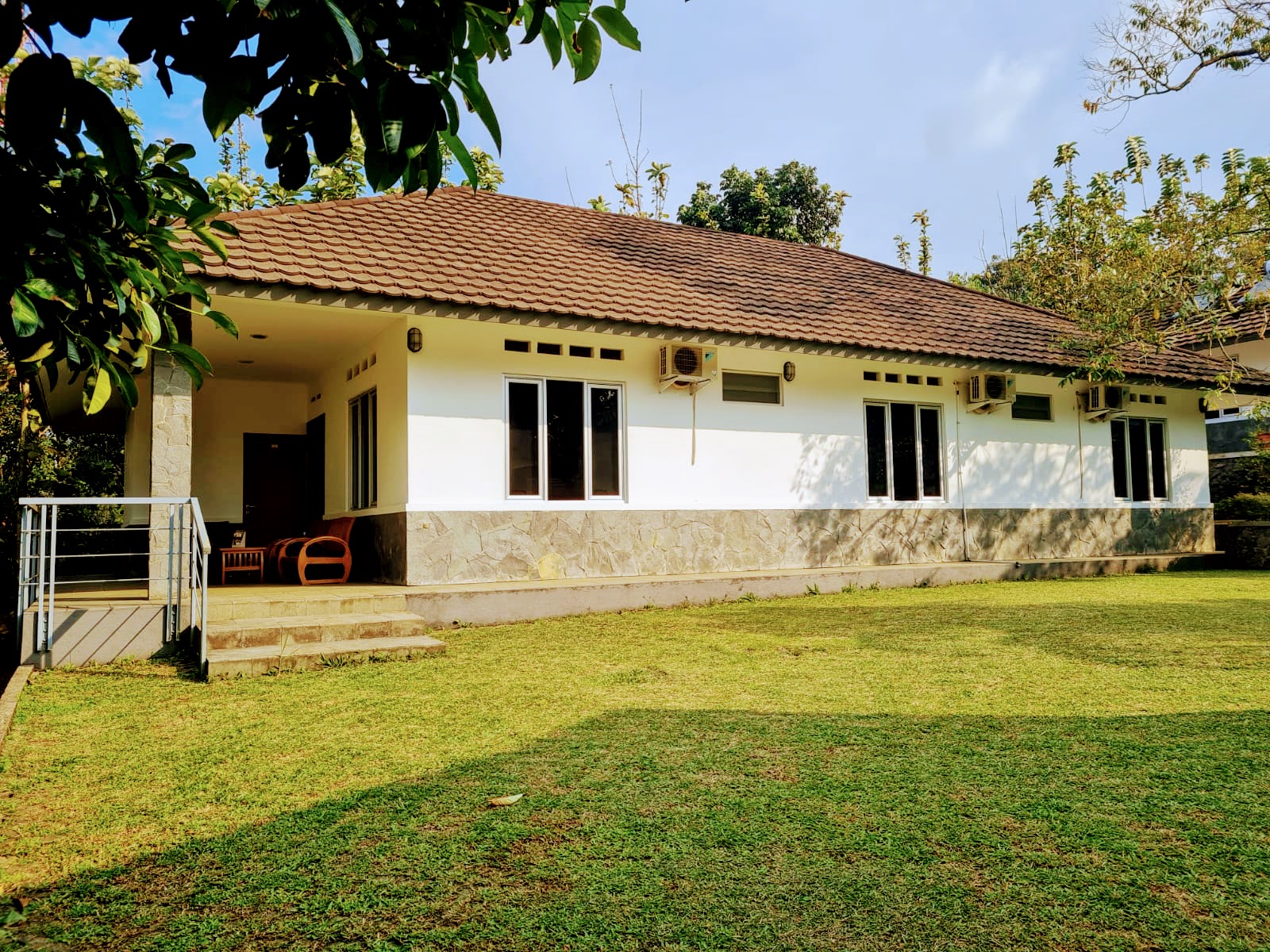 Villa Penginapan di Wisma Cengkih, Bogor.