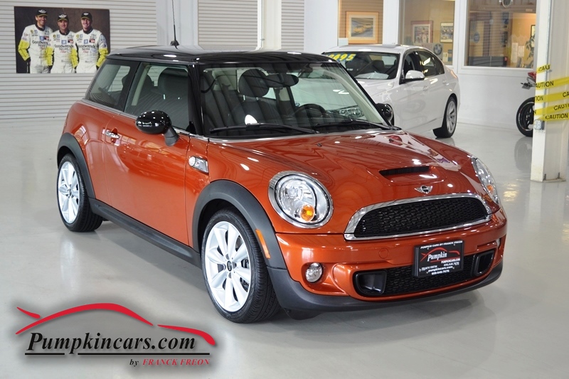 Spice it up with this Spice Orange Mini Cooper S......