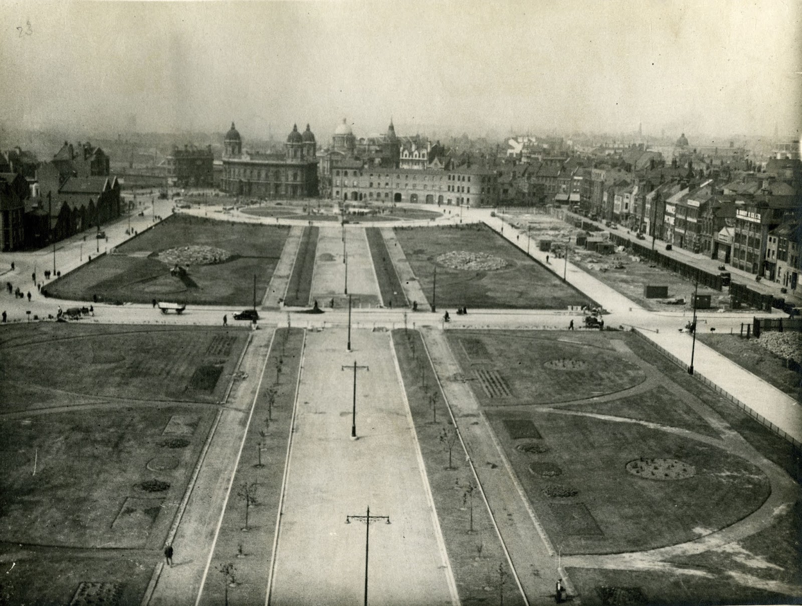 Hull History Centre: From Town Dock to Green Space: 80 Years of Queen's ...
