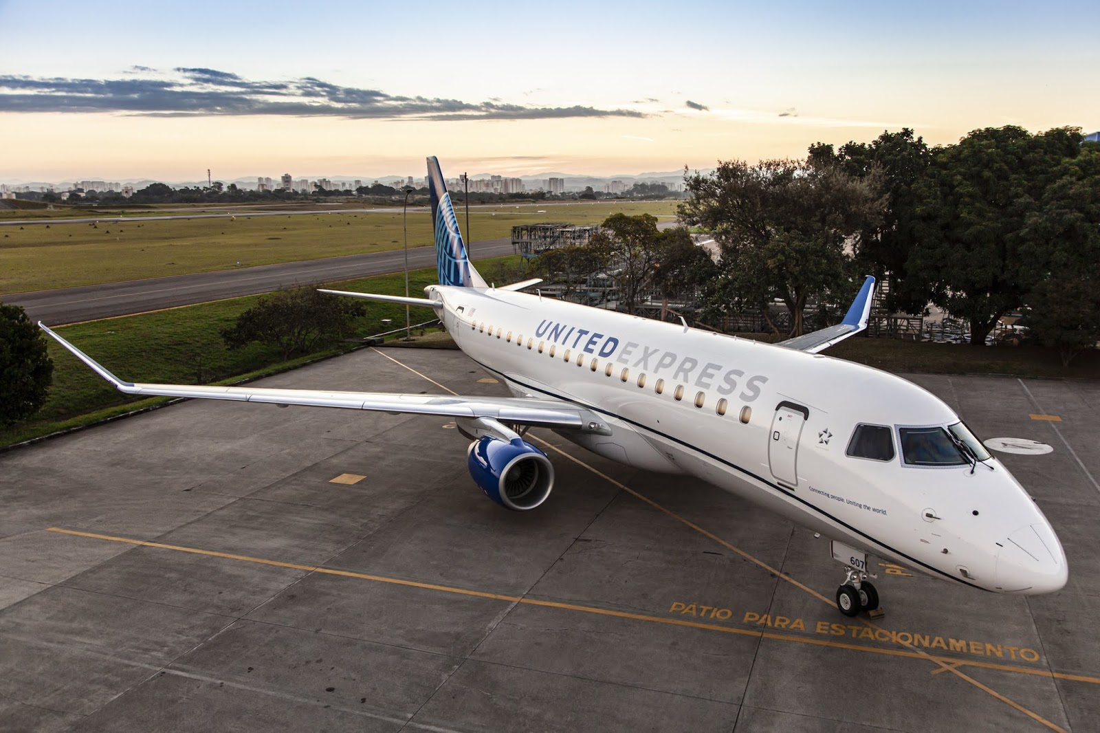 ExpressJet Airlines, a United Express Carrier, Announces New Chicago ...
