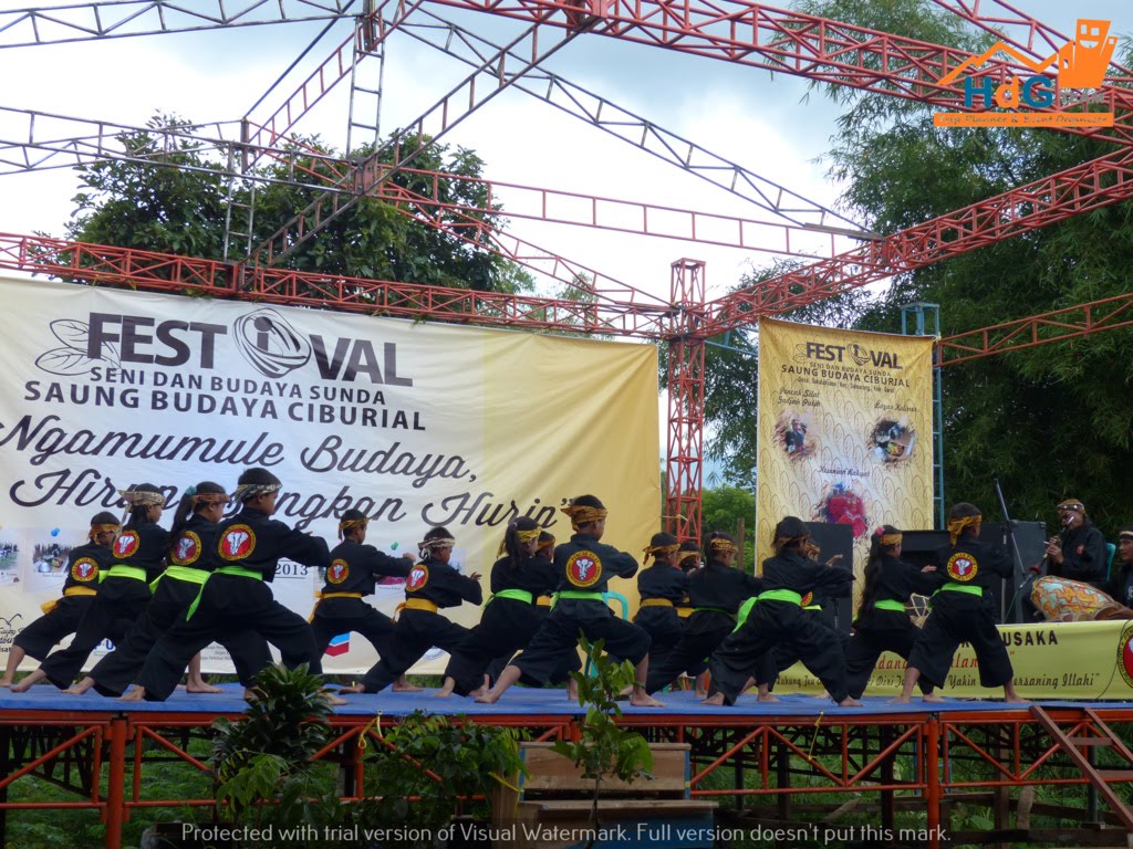 Saung Desa Wisata Ciburial Garut ~ WisataTraveling & Masakan Nusantara