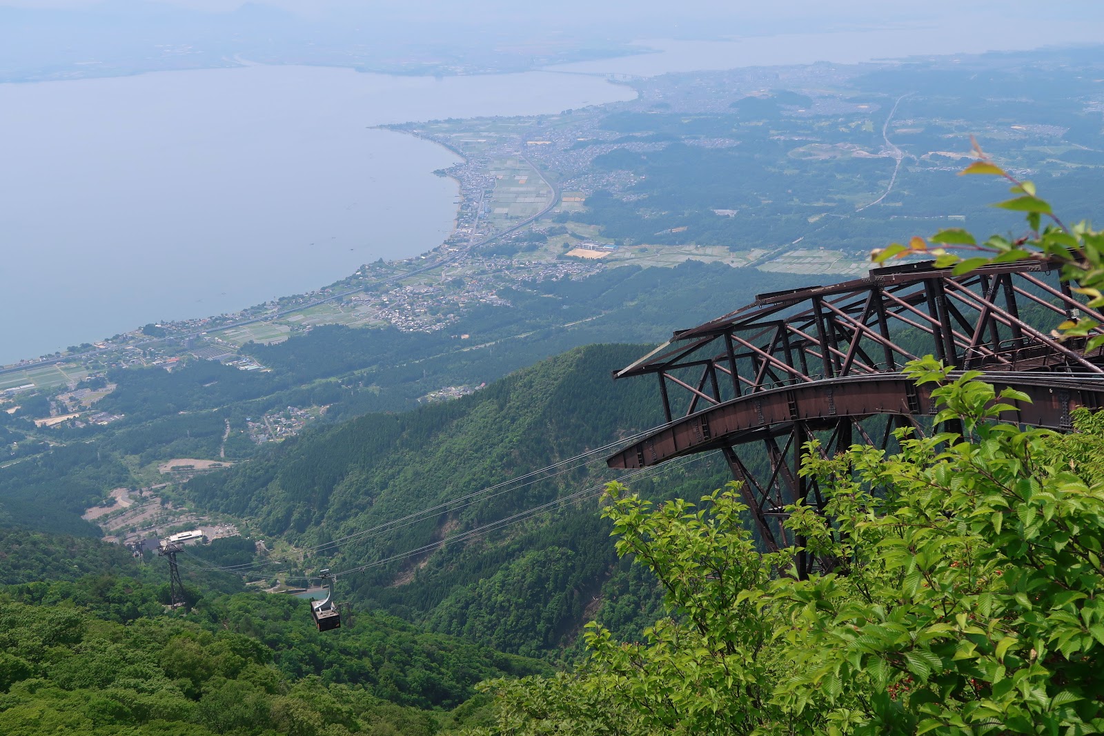 Mount Horai & the Circus | Linger in the East