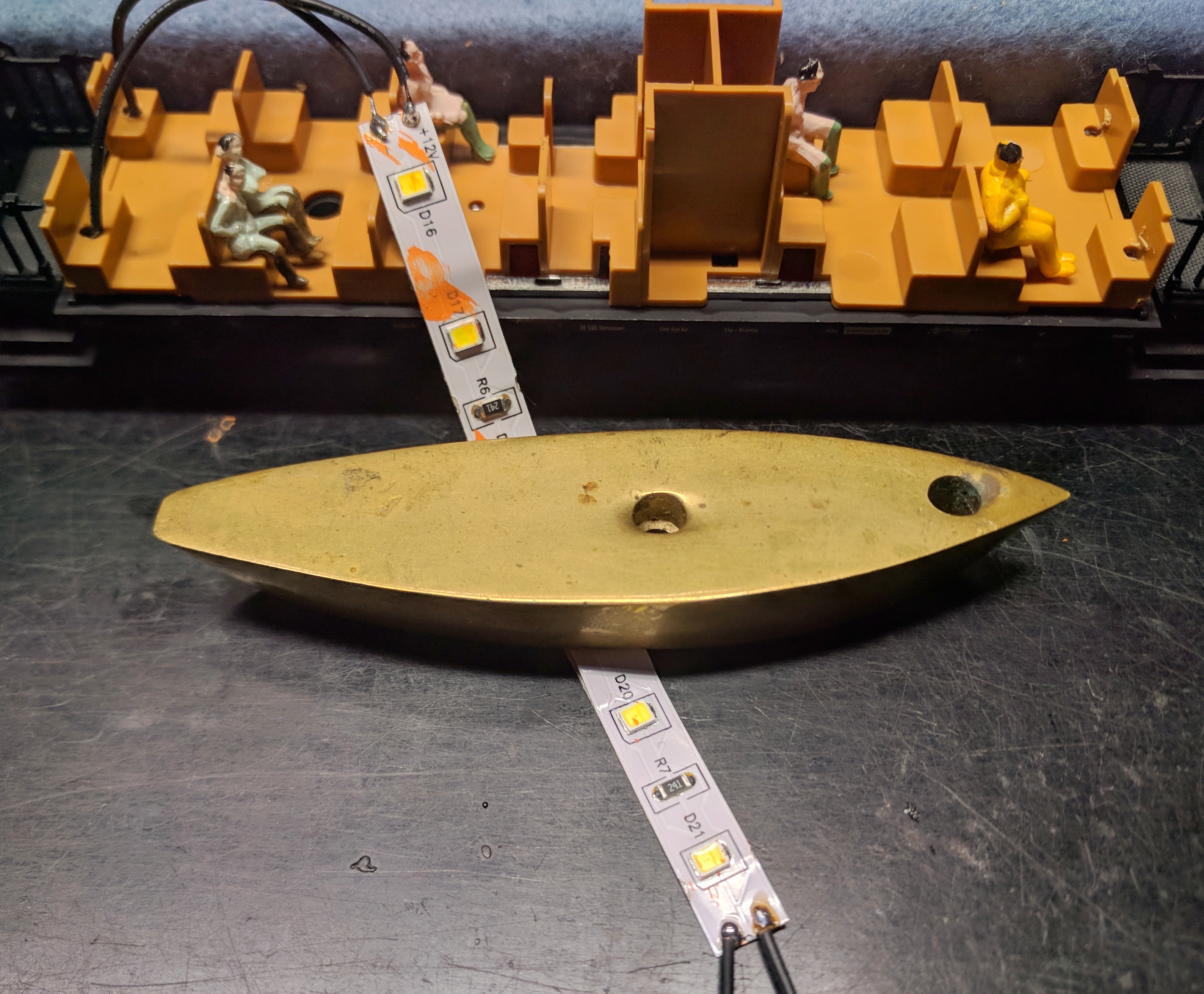Cabin Layout: Whole train lighting