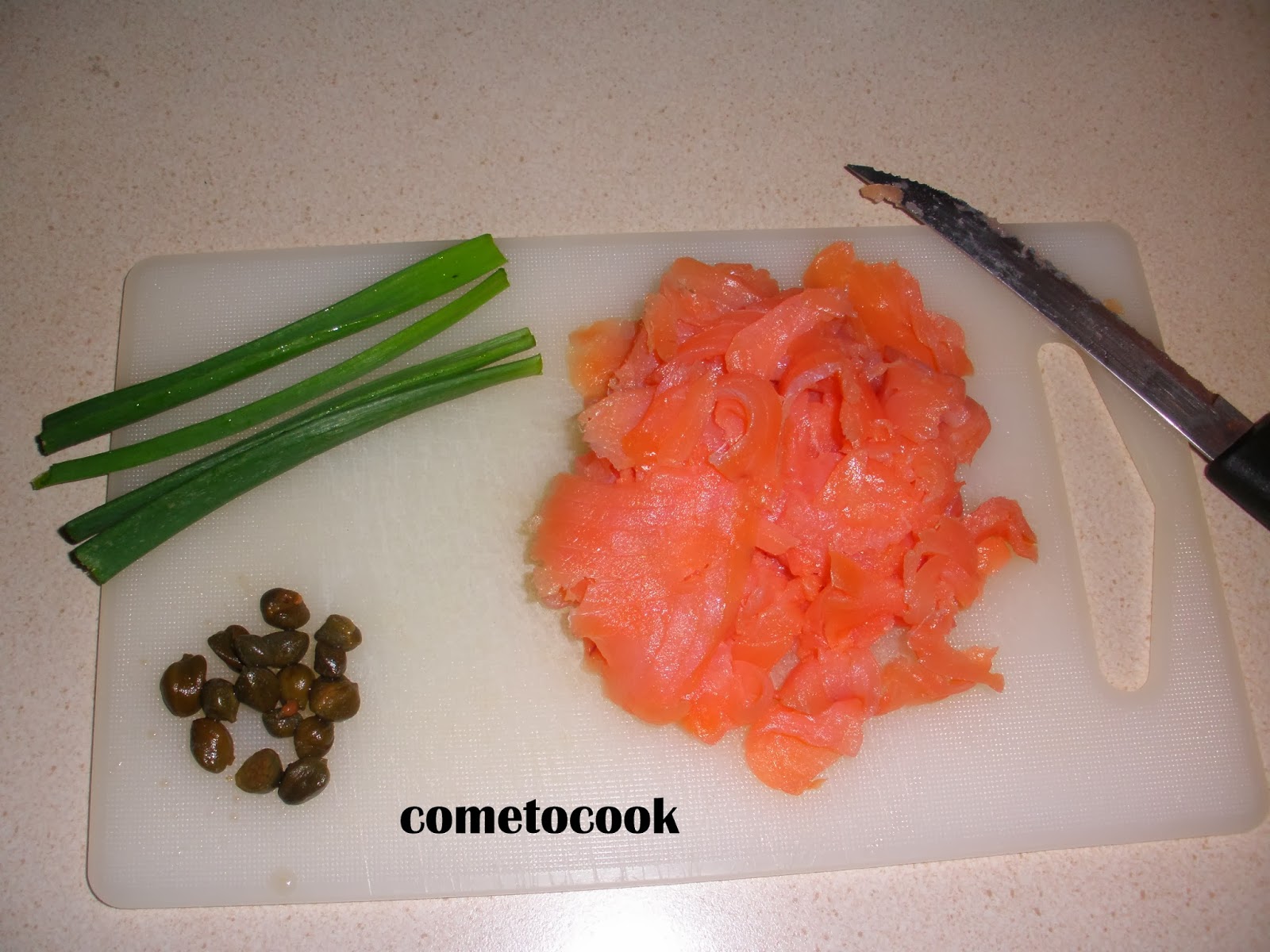 Come to cook: Πενες με καπνιστο σολομο