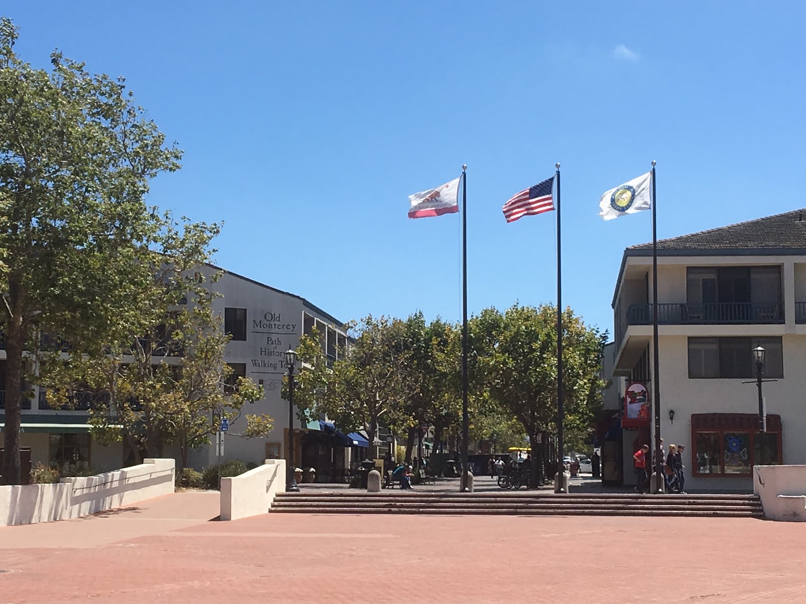 Landing/Aterrizando/Ankunft: Visitando Monterey, California