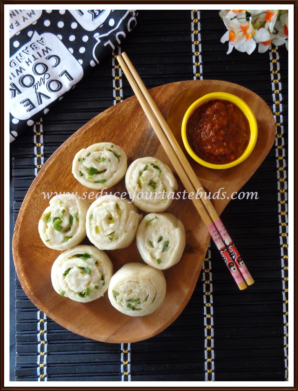 Tingmos / Ting Momos (Tibetan Steamed Buns) - Seduce Your Tastebuds...