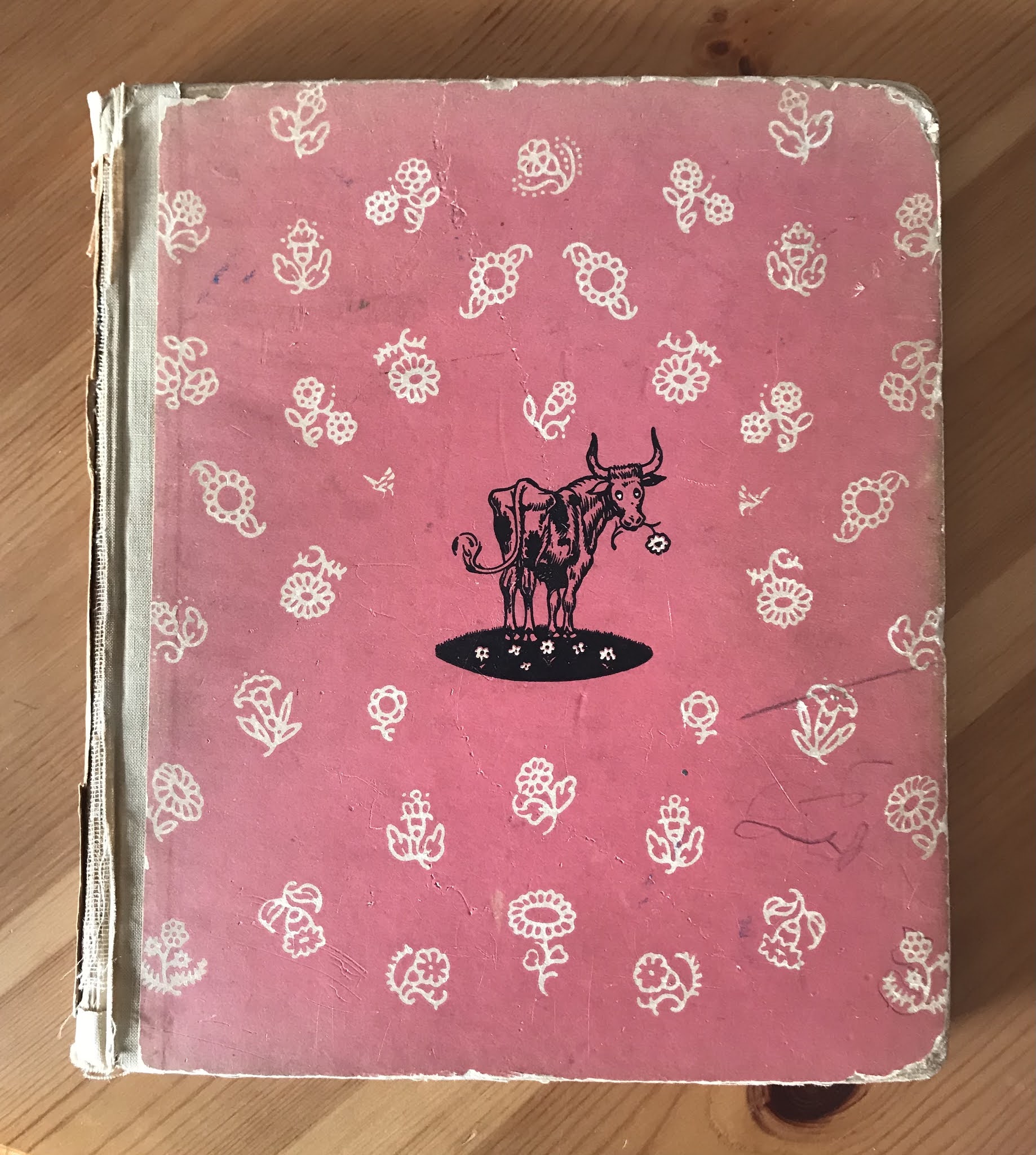 Staircase Wit: The Story of Ferdinand by Munro Leaf - sitting quietly ...