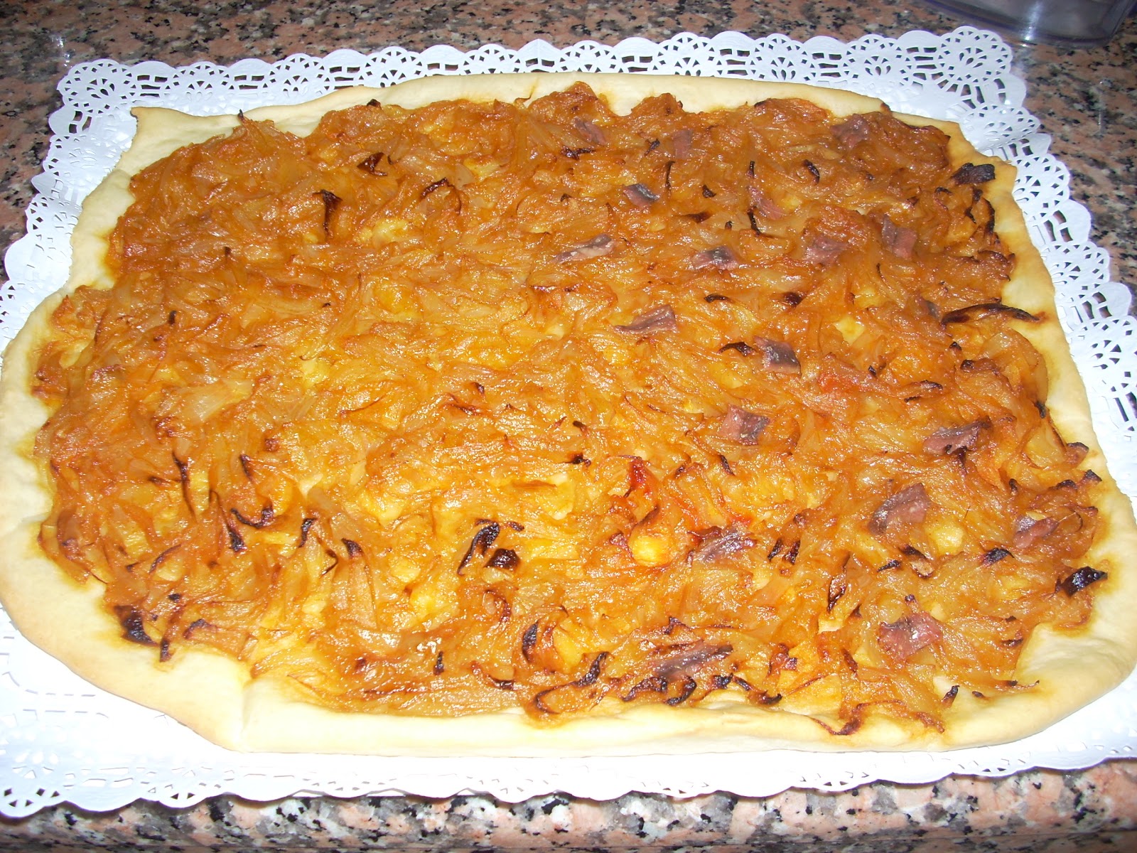 MIL RECETAS, MIL RECUERDOS: COCA DE CEBOLLA.