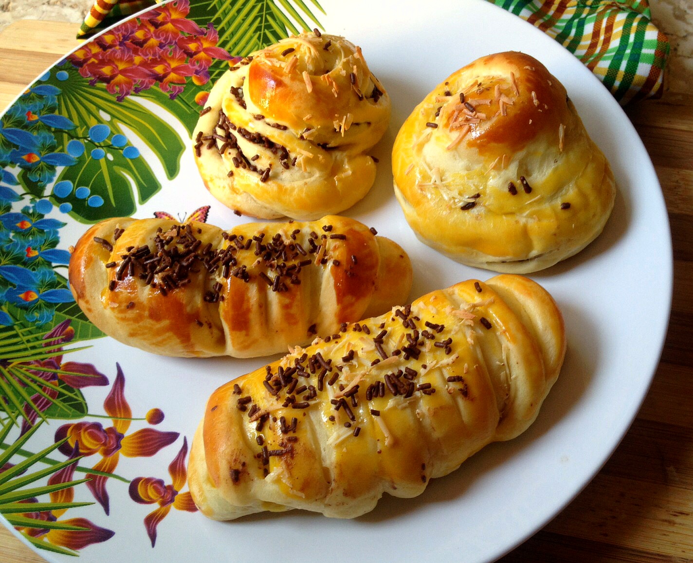 my simple kitchen: Aneka Roti Isi