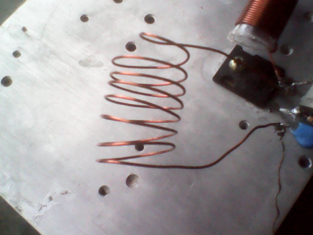 bobina de tesla HFSSTC " high frequency solid state tesla coil