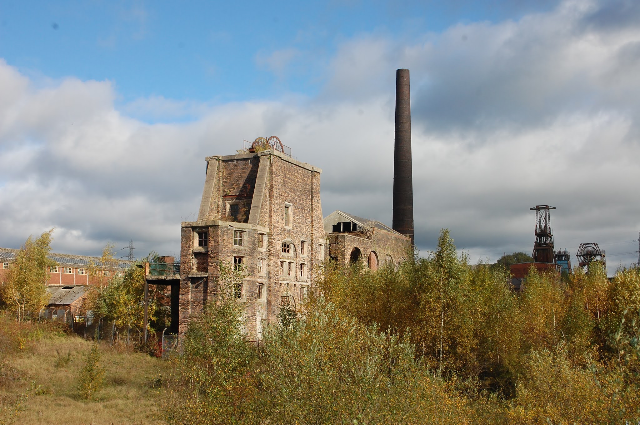 Sonning - the Bear on a Boat.: Autumn Walks - the Chatterley Whitfield ...