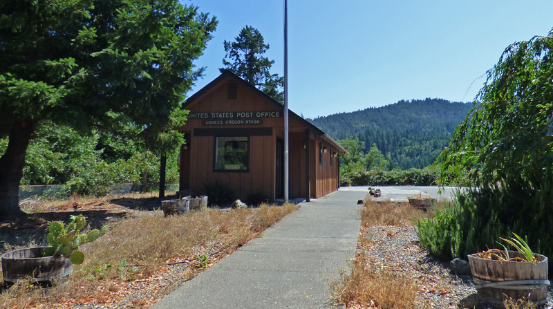 Going RV Way: Day Trip to Agness—Population 100