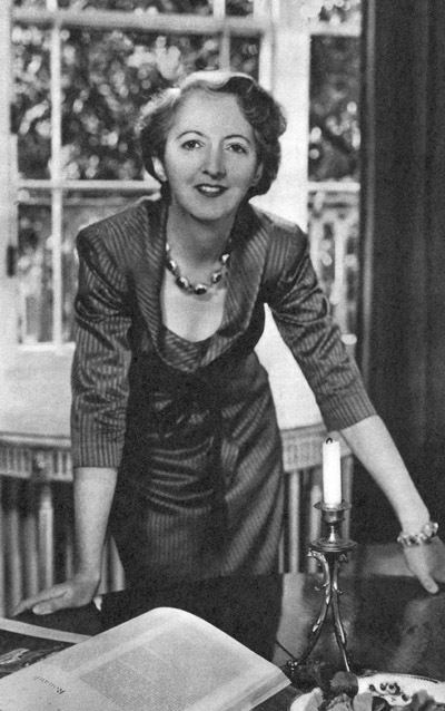 Β Ι Β Λ Ι Ο Κ Α Φ Ε: Olivia Manning, “Η μεγάλη τύχη”