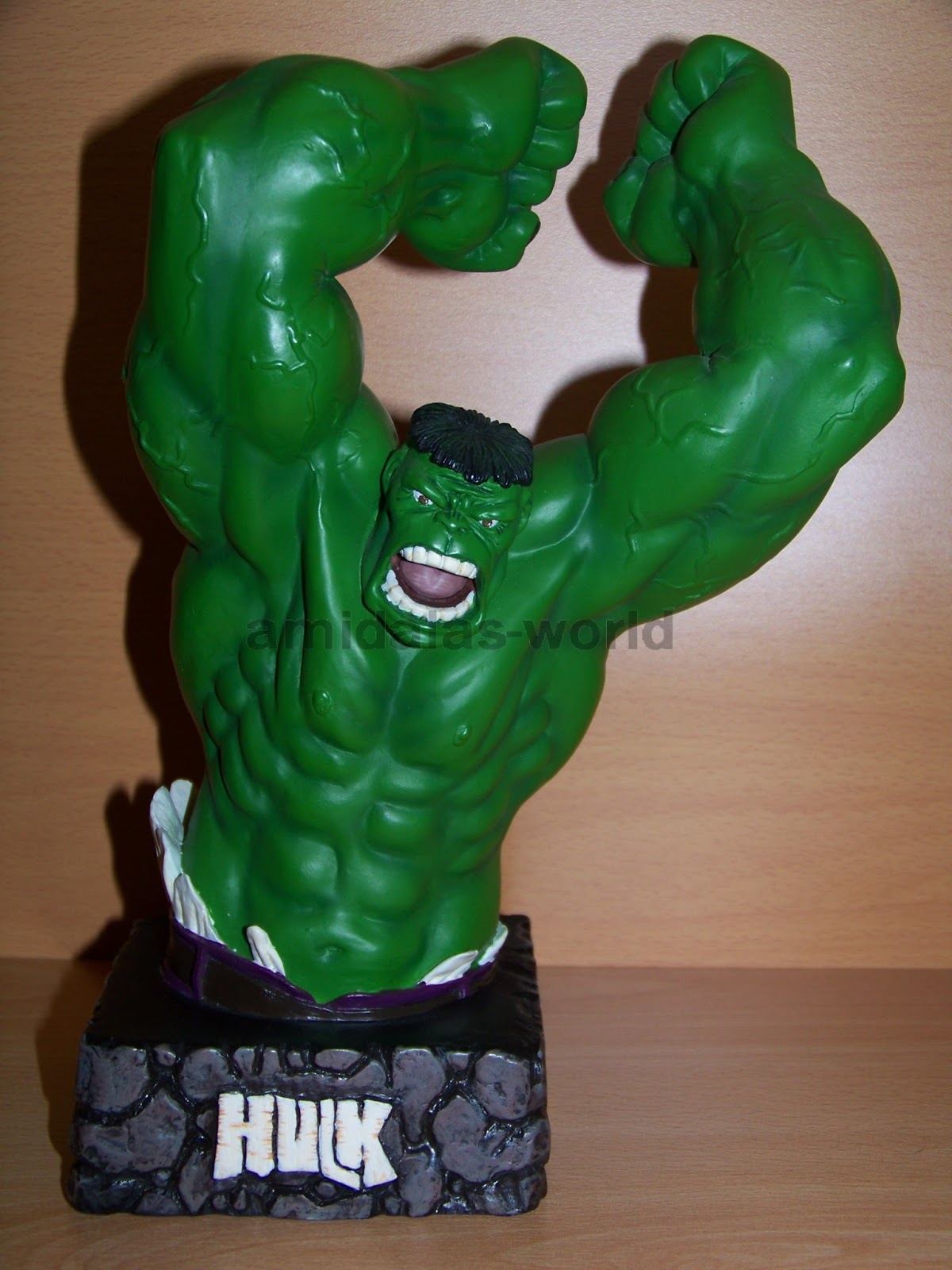amidala's world: Buste de HULK par DYNAMIC FORCES pour MARVEL COMICS