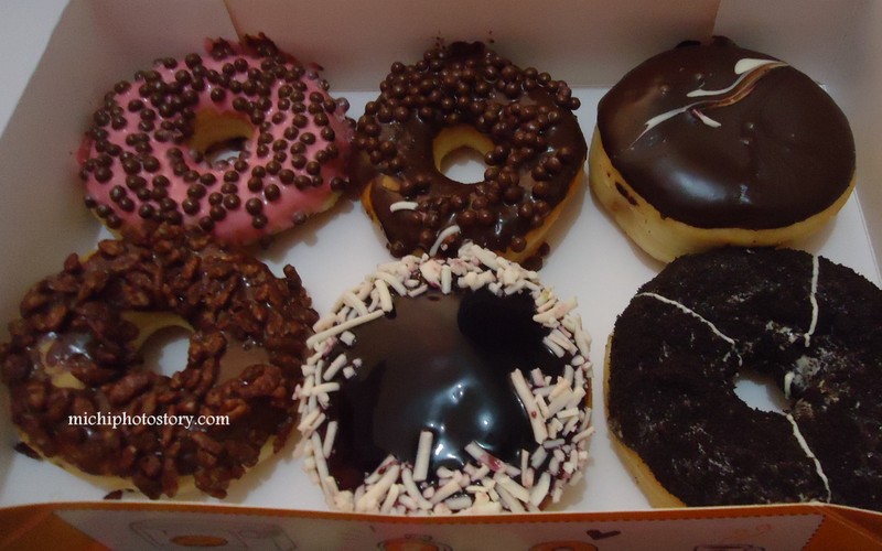 Michi Photostory: J.Co Donuts