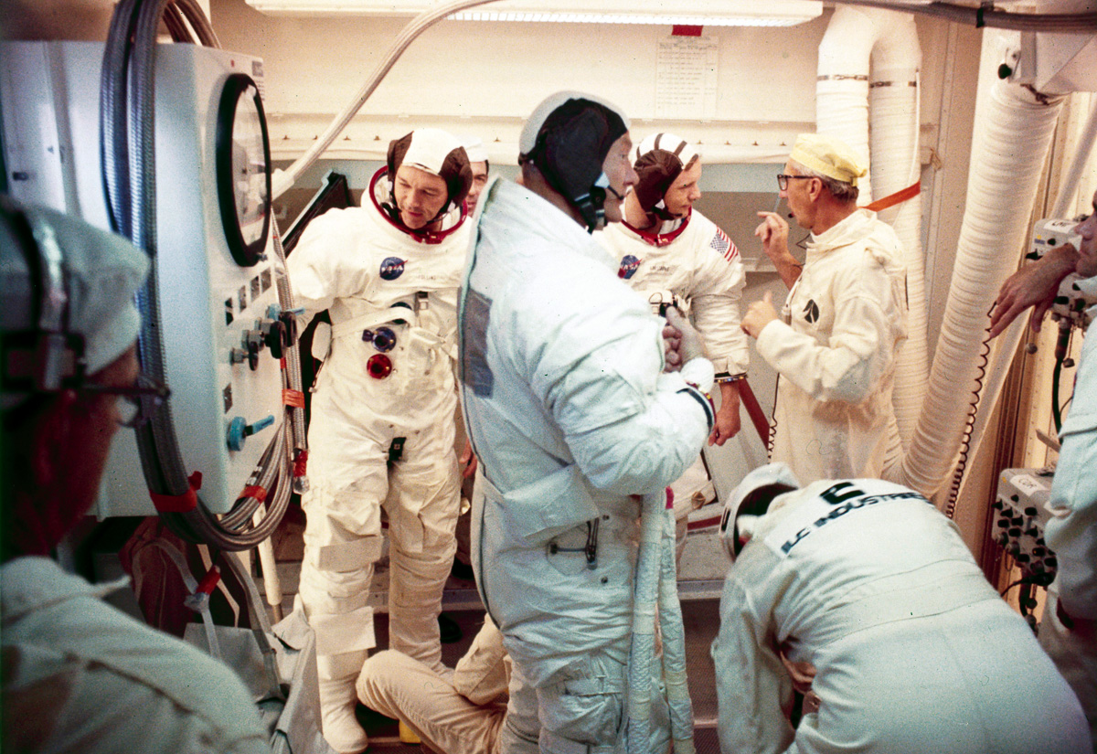 Apollo 11 Training – Interesting Pictures of the Astronauts Practicing ...