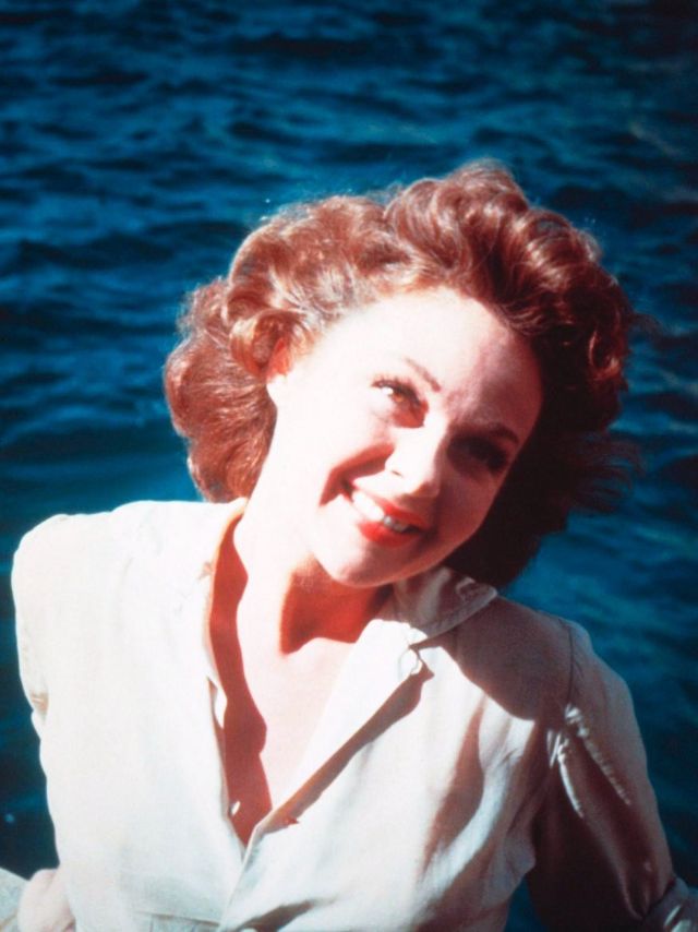 48 Glamorous Color Photos of Susan Hayward in the 1940s and 1950s ...